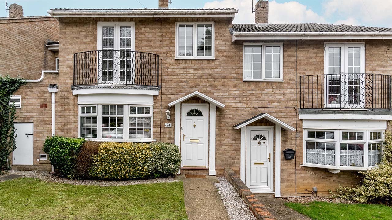 Collins Cross, Bishop's Stortford - Video Walkthrough - YouTube