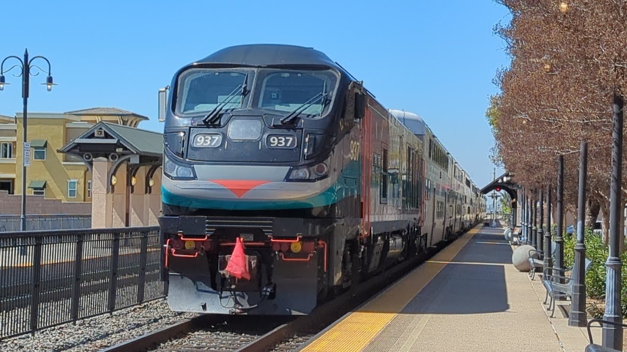 Metrolink Claremont with Rescue Tow Train | 3/19/2024 - YouTube