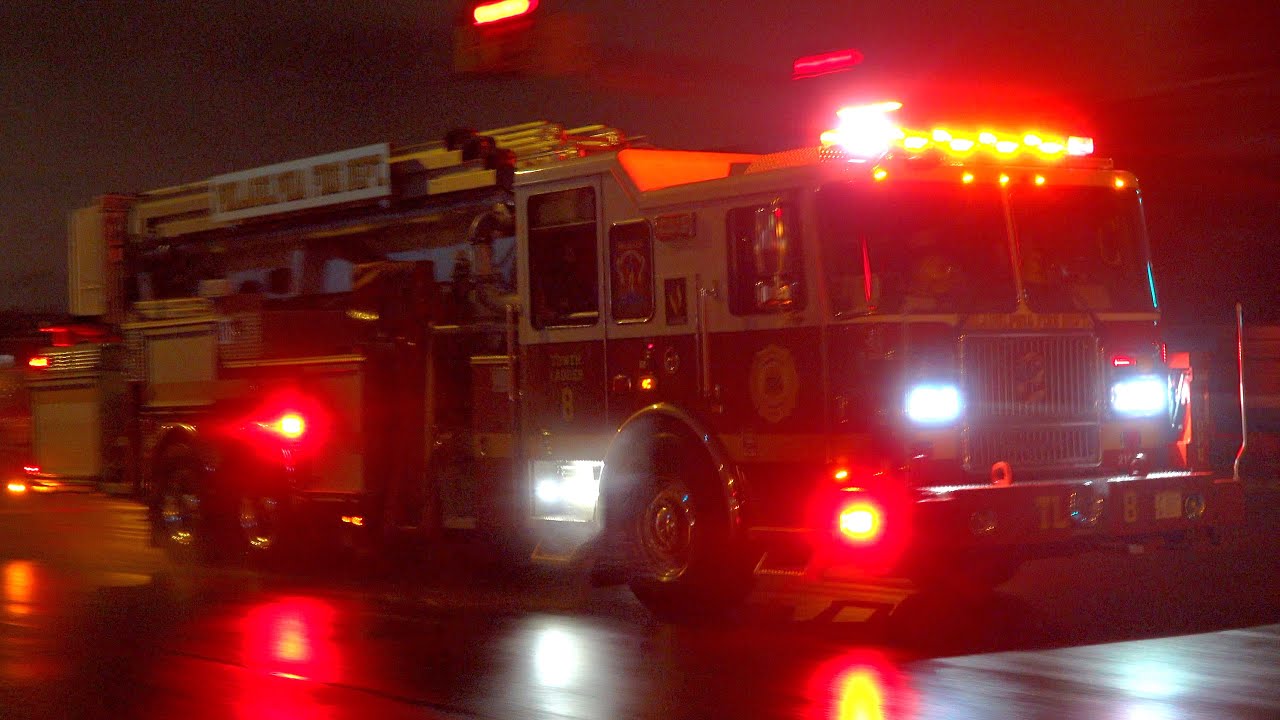 PFD Squrt 35 & Tower Ladder 8 Responding - YouTube