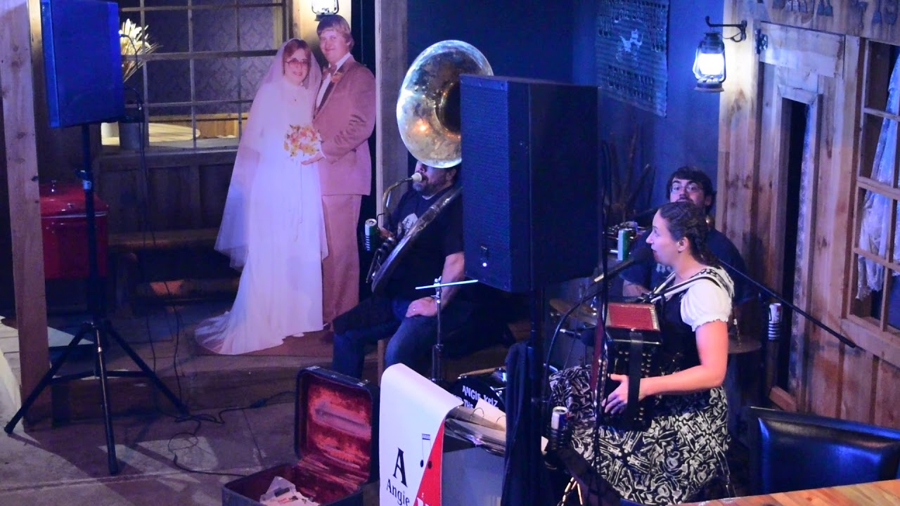 Angie Kriz and the Polkatoons - YouTube