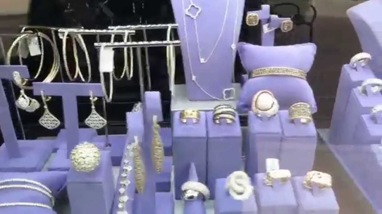 Peter Marco's window display on Via Rodeo in Beverly Hills - YouTube