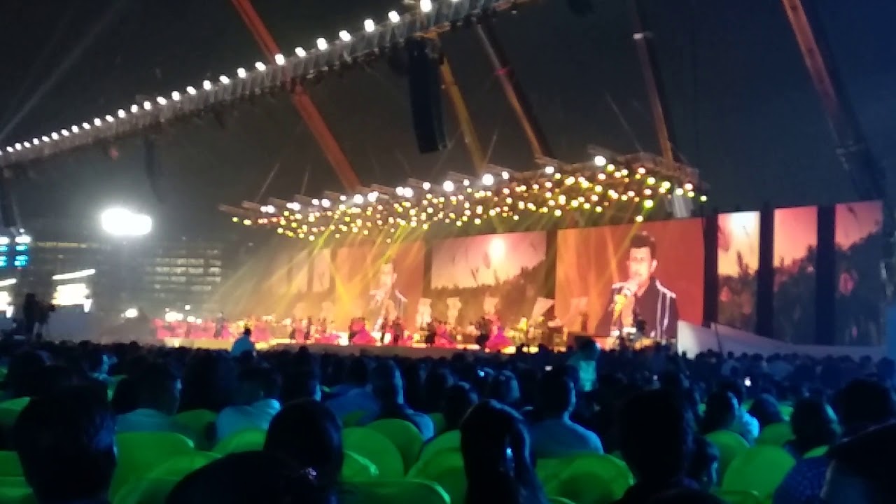 Reliance Family Day 2017 - YouTube
