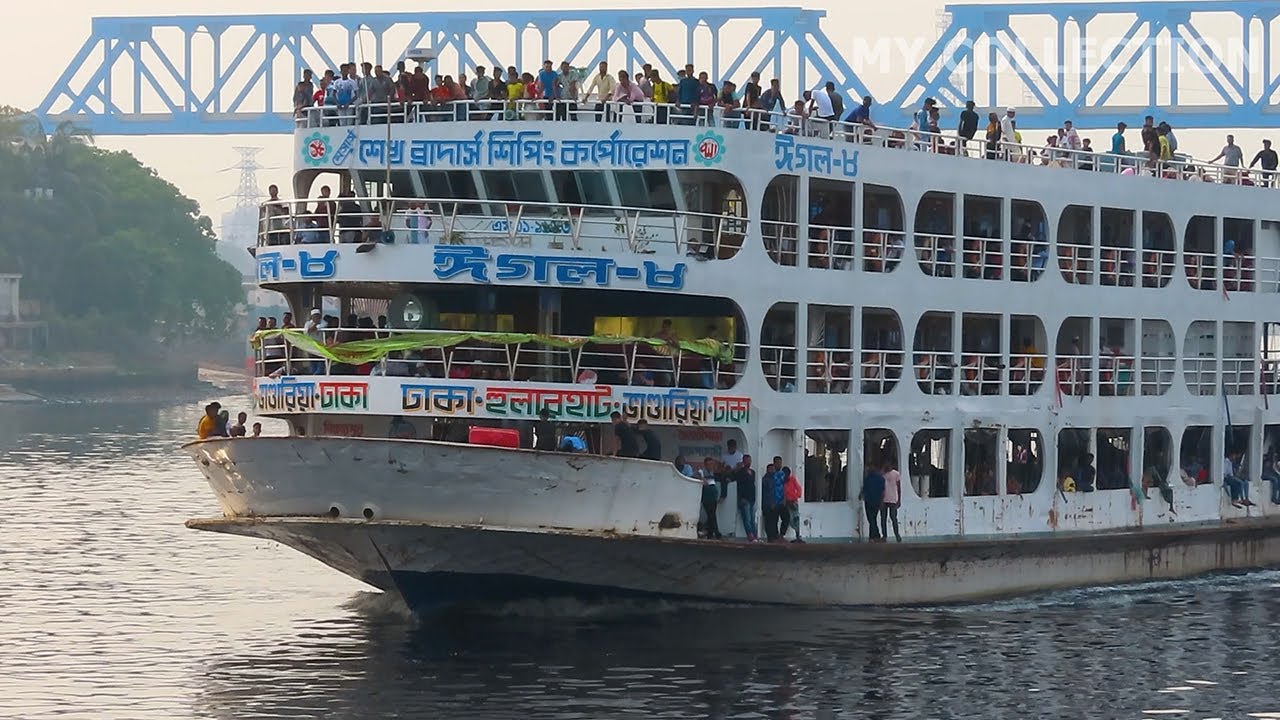 M.V. Eagle-8 going to Bhandaria with Huge Passengers | Kawsar ...