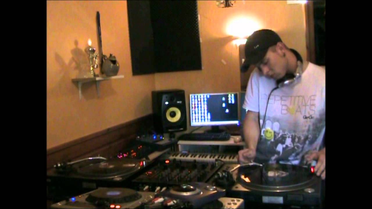 dj deviate vs dj octane - YouTube