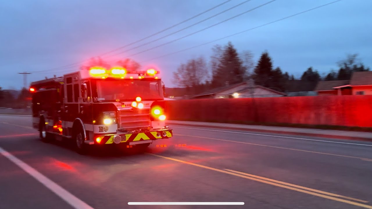 -Spokane Valley Fire Department- *NEW* Engine 9 Responding - YouTube