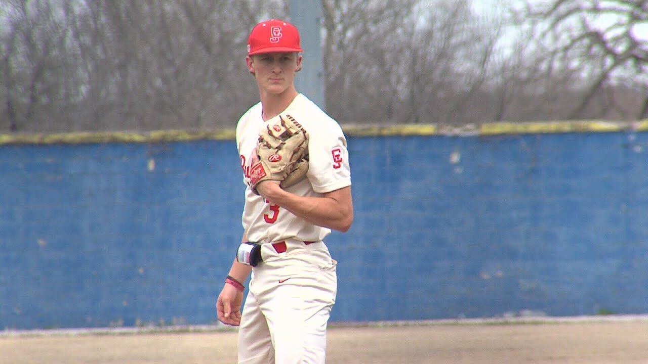 Diskin throws complete game, Carl Junction pulls away from Nevada - YouTube