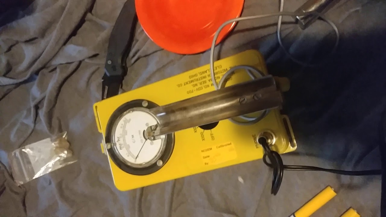 Testing out my CD V-700 Geiger Counter from CD V-777-1 kit - YouTube