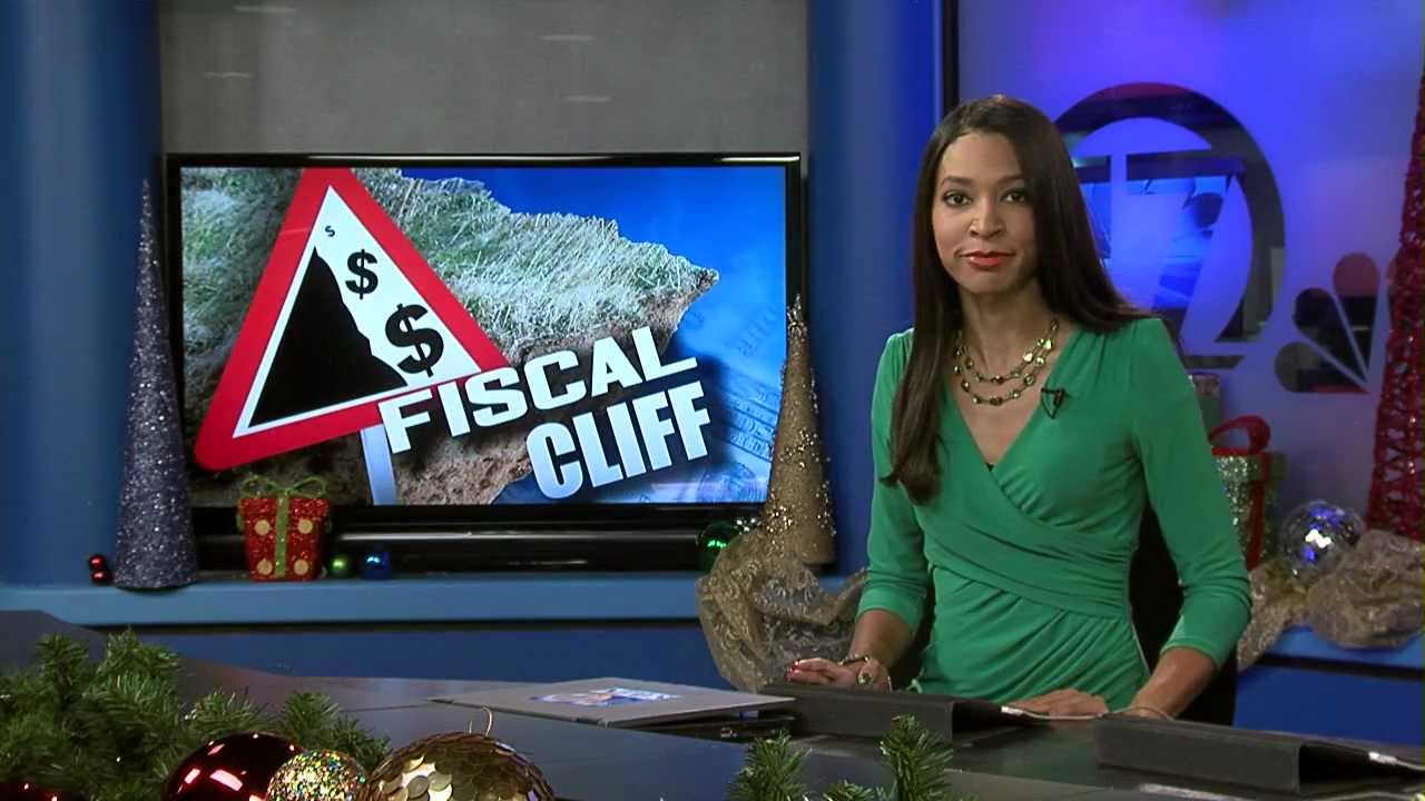Heather Hope anchors 17 News at 5 - YouTube