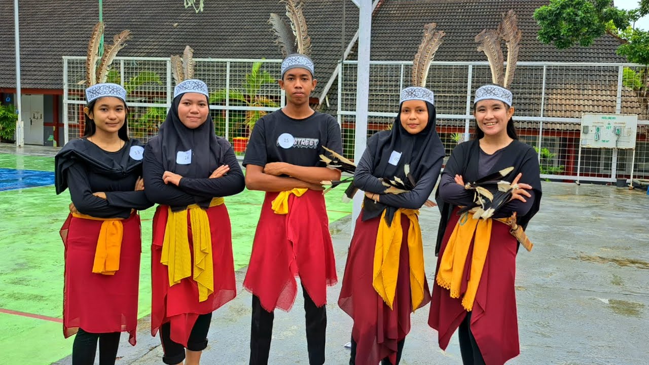 " Tari Mandau " Ujian Praktek Seni Budaya SMAN 1 LONG IKIS - YouTube