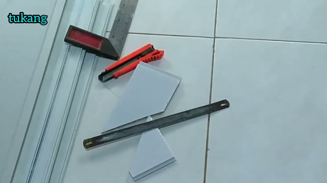 2 cara memotong plafond pvc - YouTube