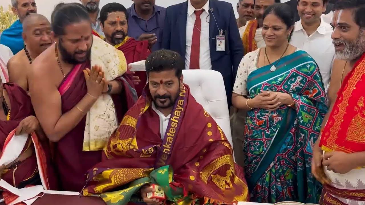 CM Revanth Reddy First Day In Secretariat | Revanth Reddy In CM Chair ...