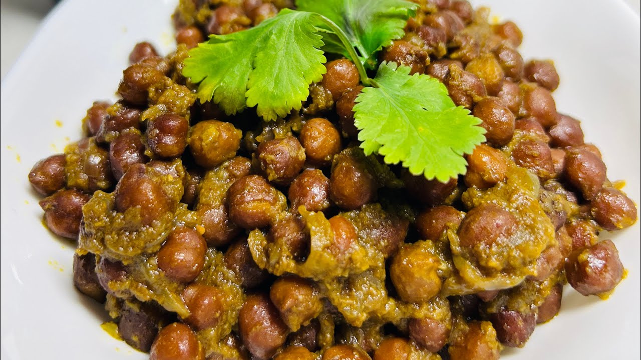 High Protein Chana Ghugni Recipe! U.P style kala chana ghugni recipe ...
