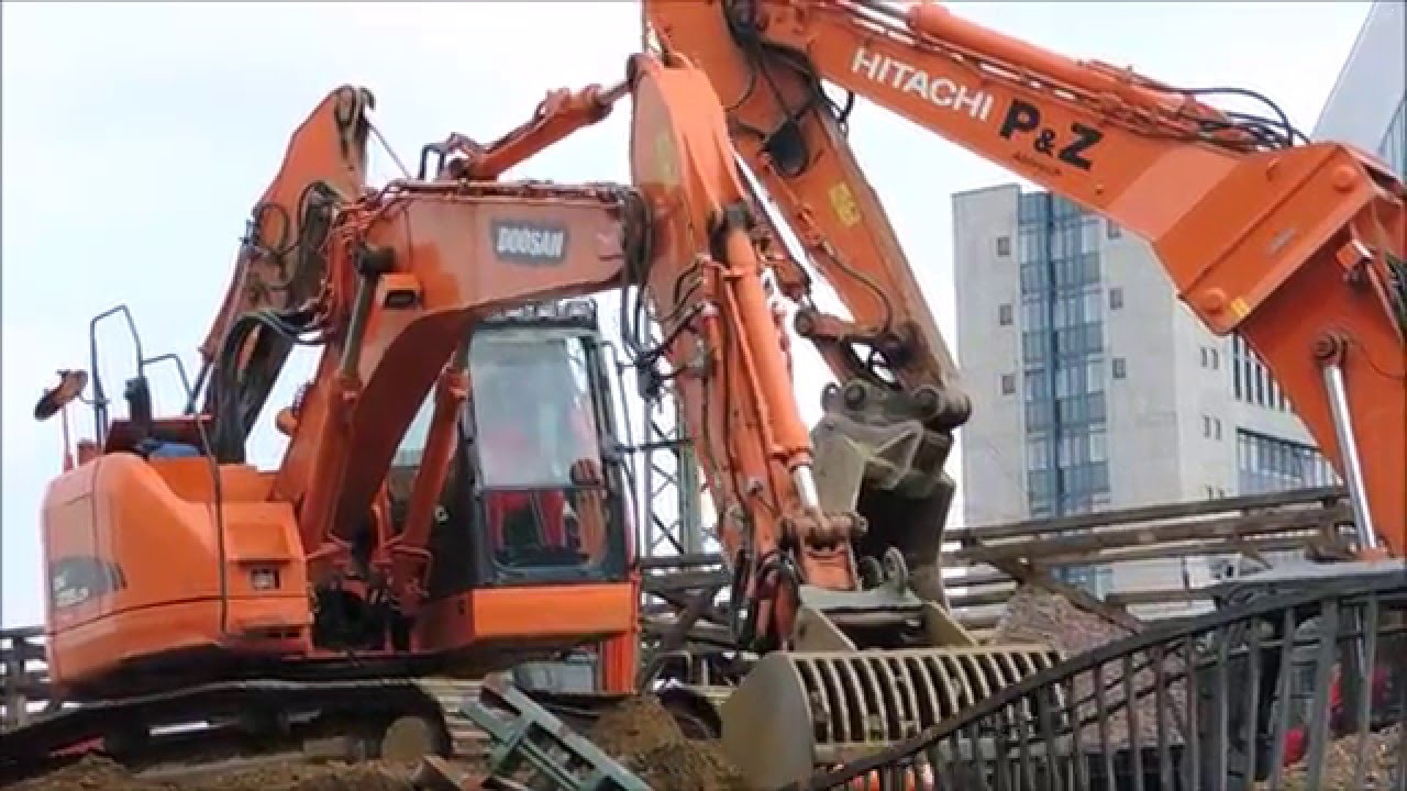 Bagger Zaxis 280, 470 und Doosan Dx 235 Abriss am Hauptbahnhof ...