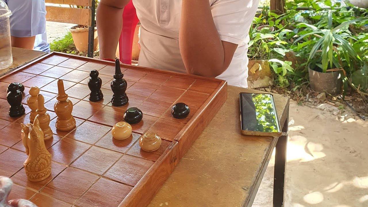Ouk Khmer , Khmer Chess , Thai Chess , Makruk Thai - YouTube