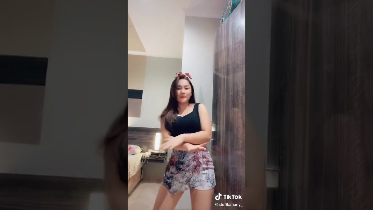 cewe cantik main Tik-Tok - YouTube