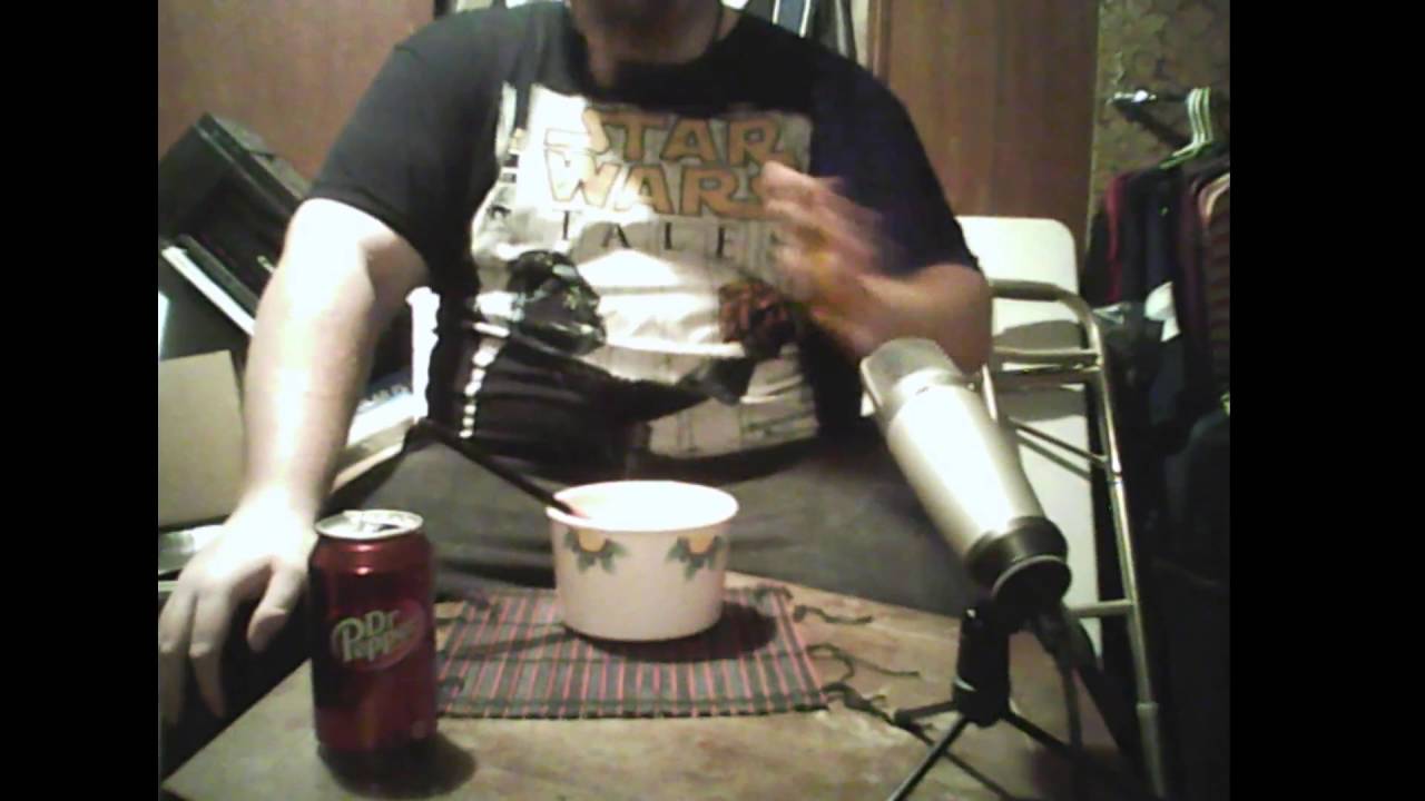 Fat weeb eats noodles - YouTube