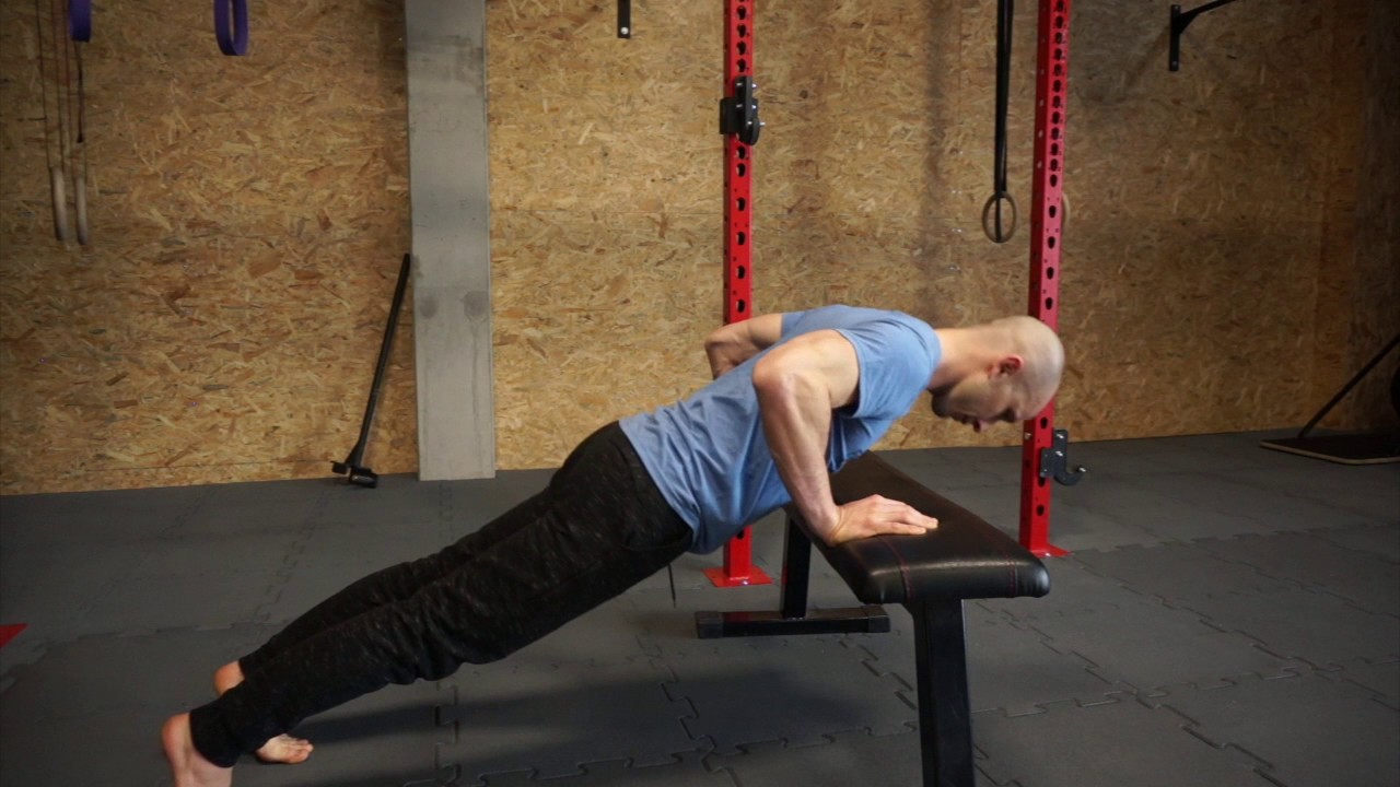 Pompki na podwyższeniu - Incline push ups - YouTube