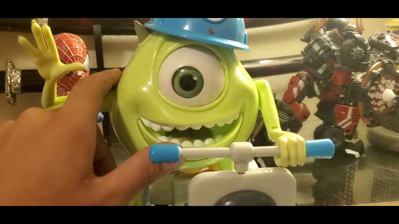 Mike's scare scooter review - YouTube