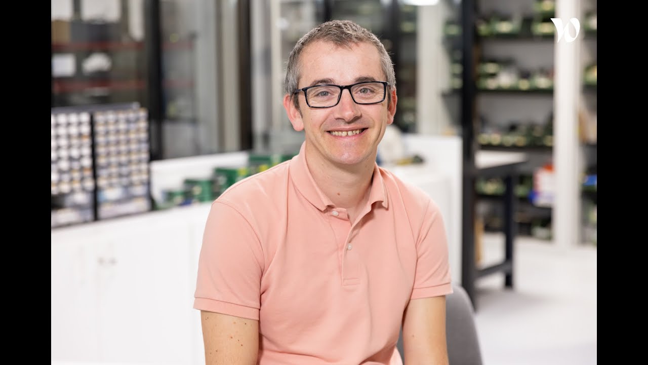 Découvrez Echosens avec Sébastien, Architecte Logiciel Cloud - YouTube