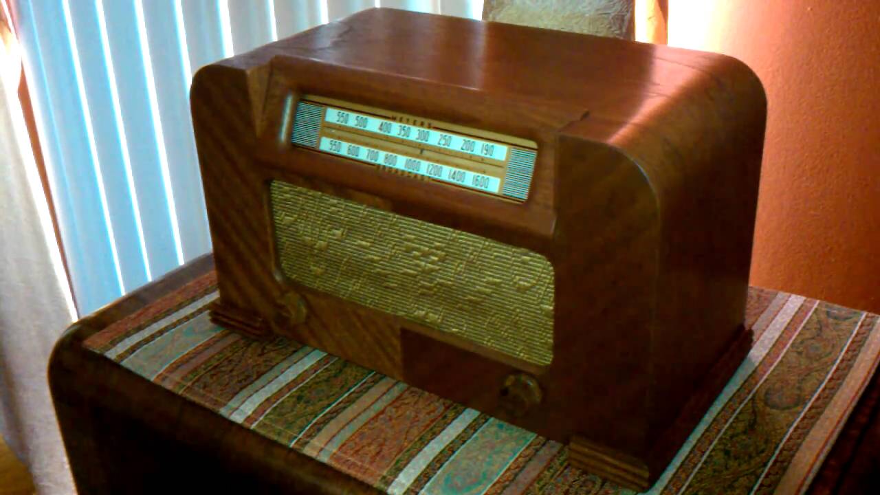 Philco tube radio 42-321, Wayne Rathan - YouTube