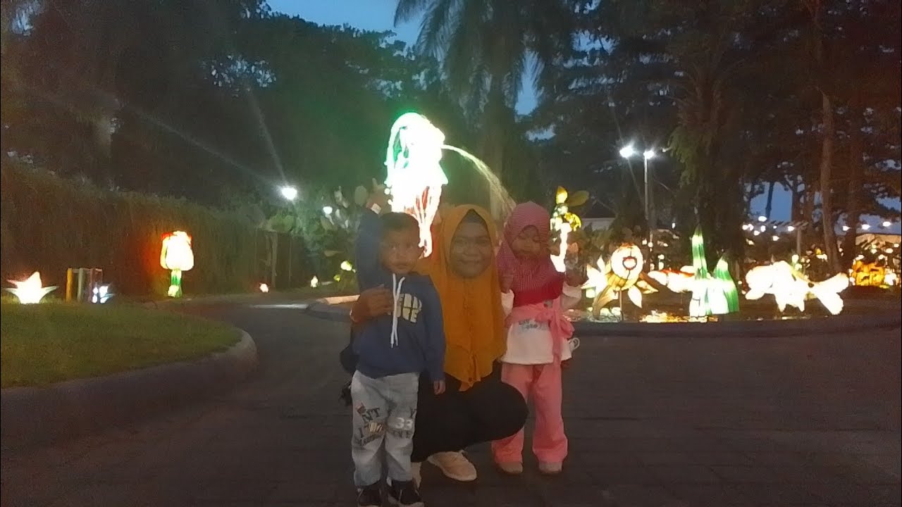 MAHAKAM LAMPION GARDEN SAMARINDA || WISATA MALAM DI TEPIAN SUNGAI ...