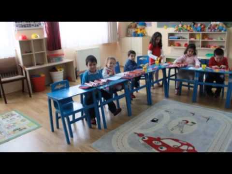 Yumurcak Dunyasi Anaokulları Caillou gösteri