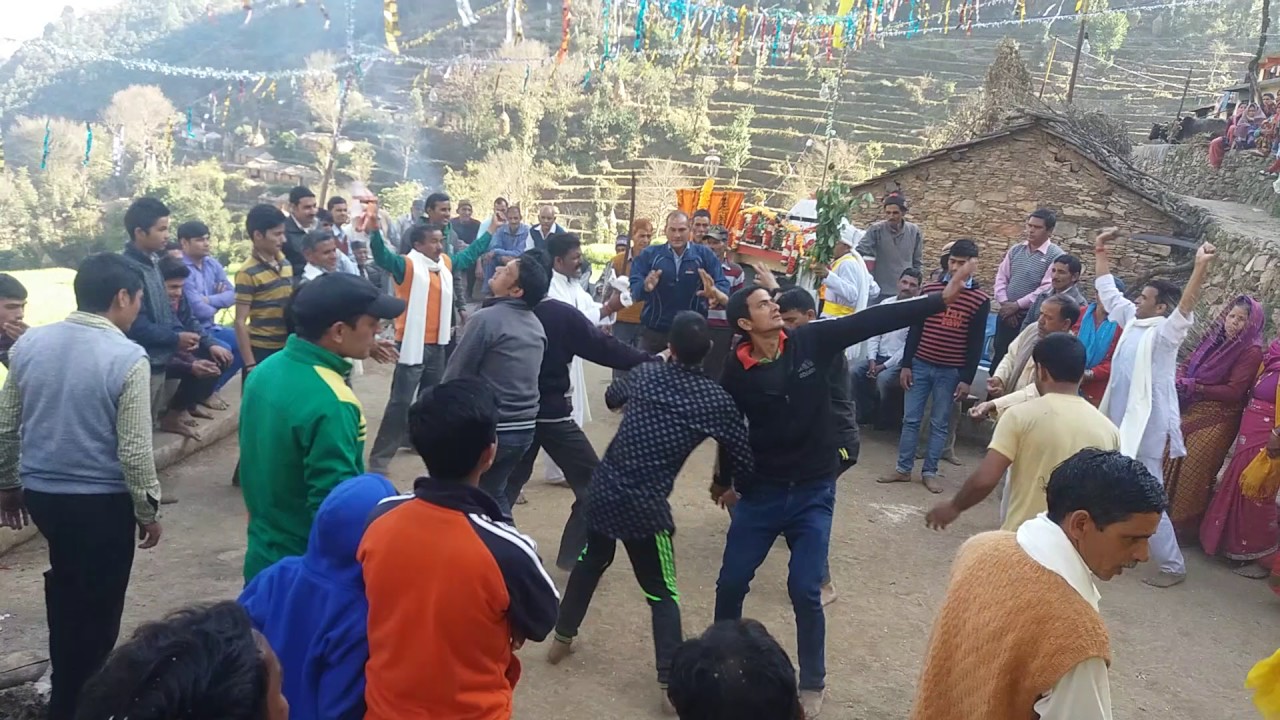 Raitshi ke dakude - YouTube