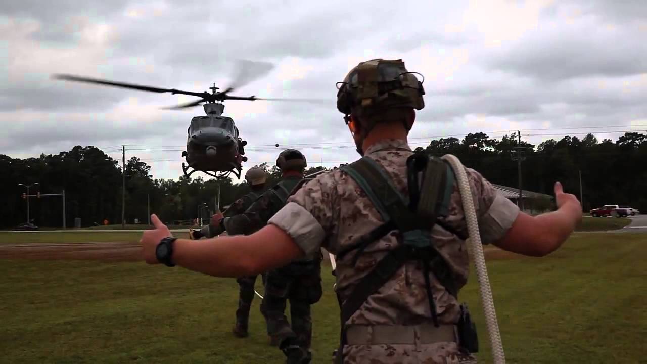 Marine Corps Training - Lifting & Droping Forces By Helicopter - YouTube