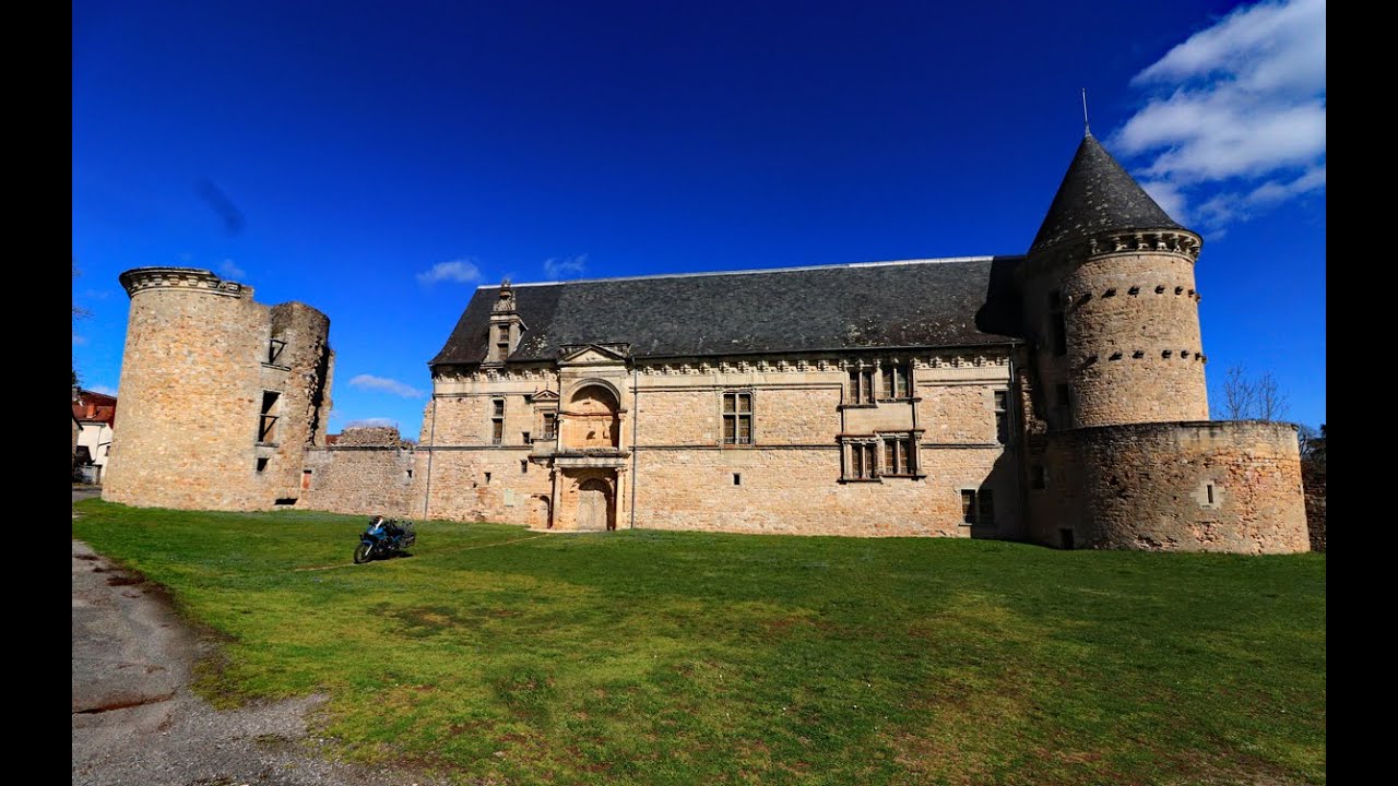 le Château d'Assier - YouTube