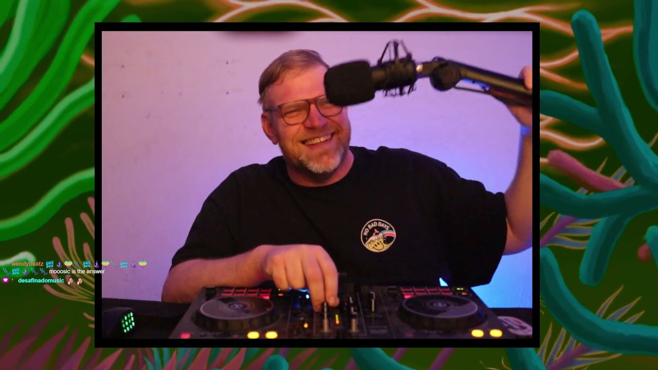 2021-12-08 Moof Pop-up - YouTube