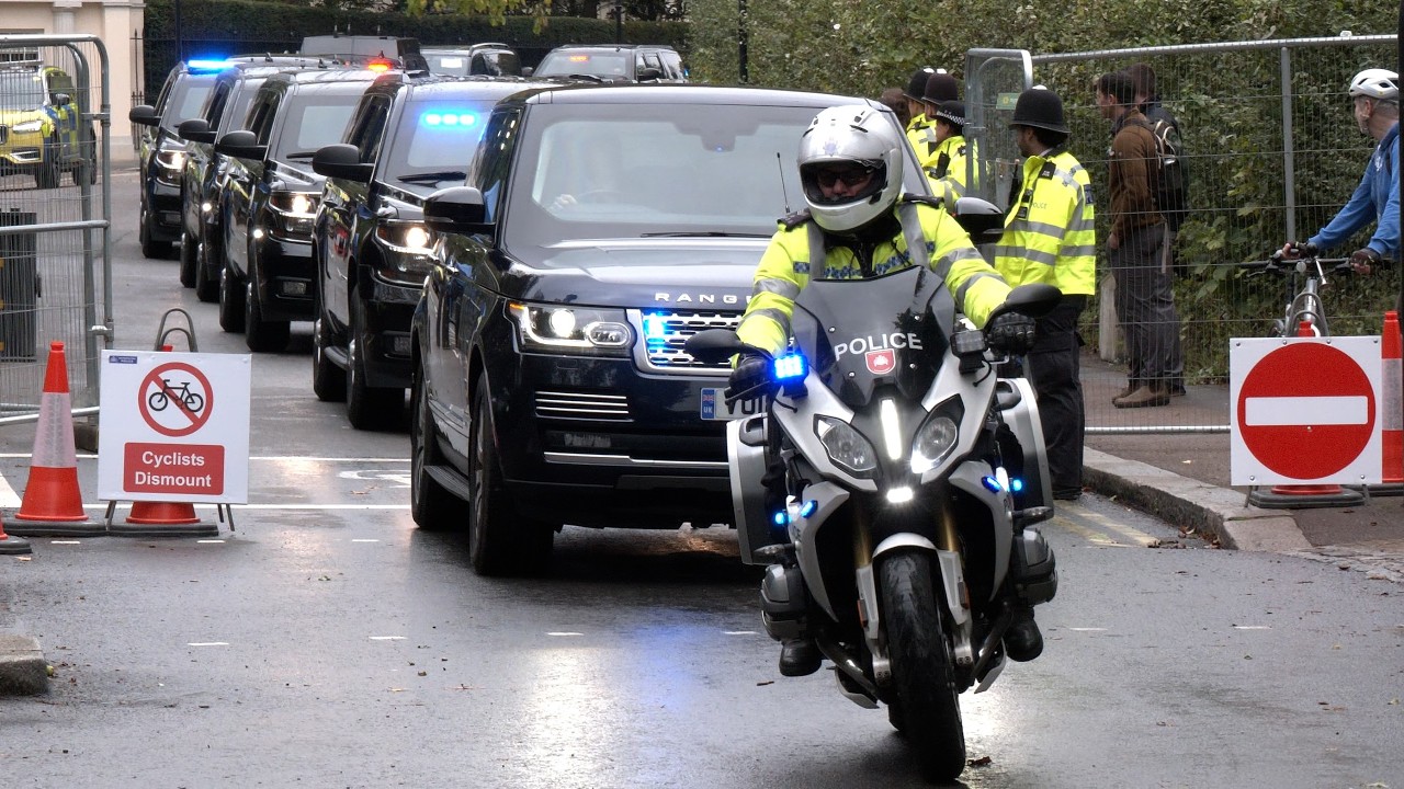 Helicopters collect President Trump, motorcade moves out and Red Arrows ...