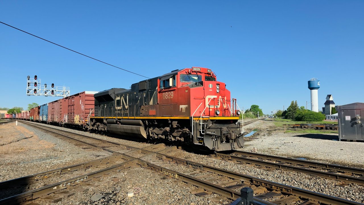 Canadian national eastbound L501 8829 durand Michigan May 16 2025 - YouTube