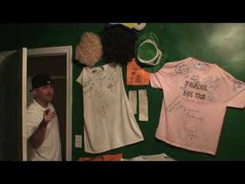 scream mask prank - YouTube