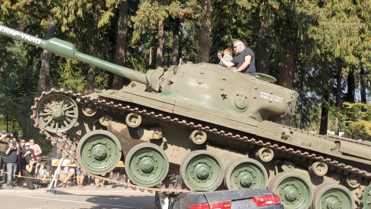 Tank crushing car during Rambo First Blood 40th Anniversary - YouTube