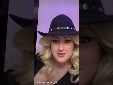 Stan Twitter: Why are all gay people late!? - YouTube