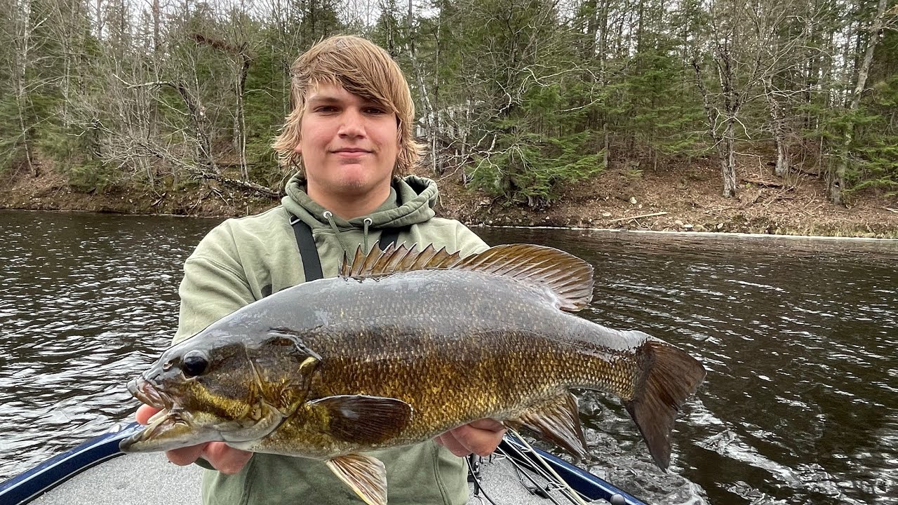 Wisconsin River Smallmouth Bass Fishing (May 2022) - YouTube