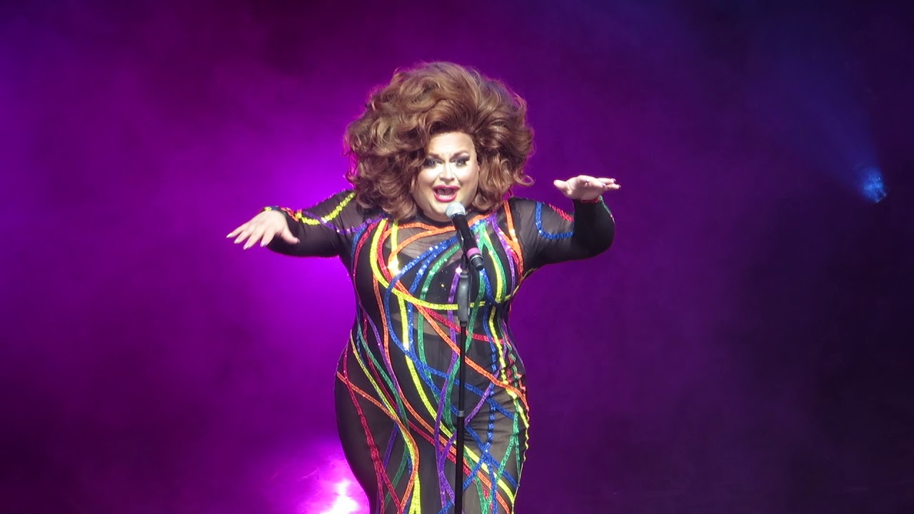 Ginger Minj - I Am What I Am - live at the Drag Ball - YouTube