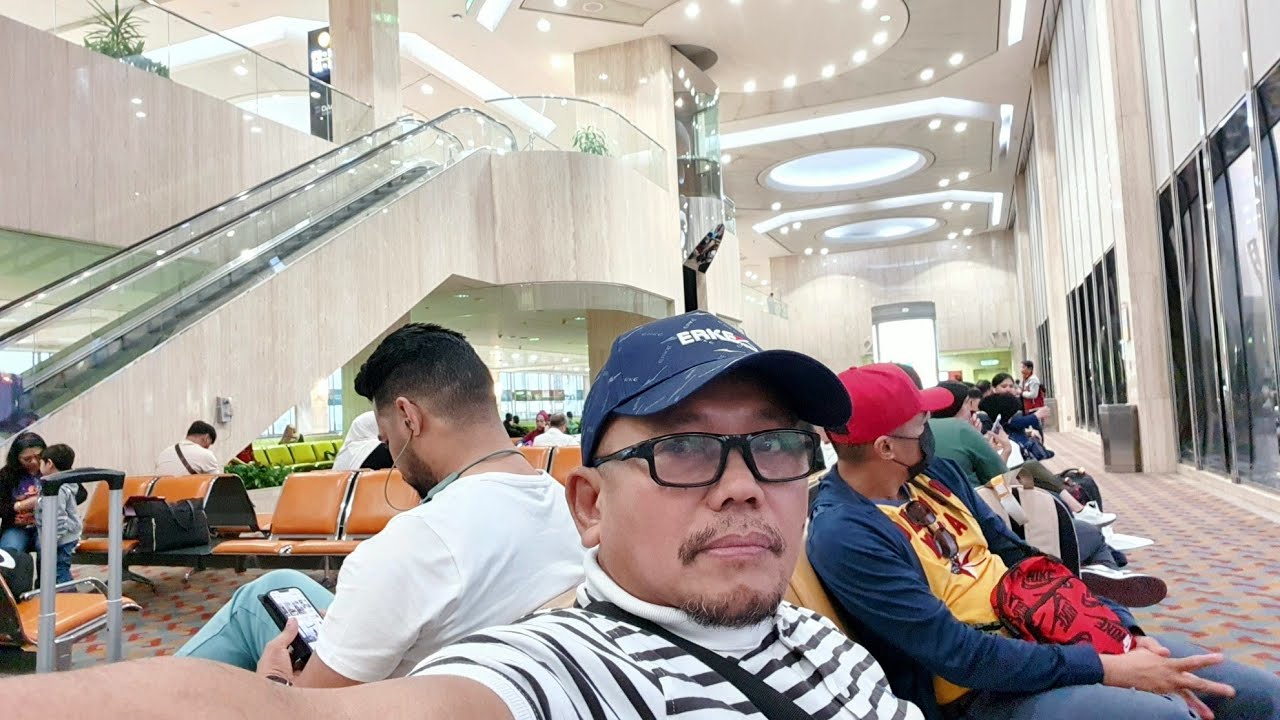 The Moments We Are Waiting For as an OFW | Vacation - YouTube