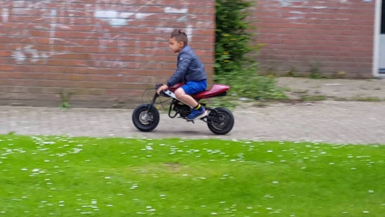 Amir nuredini 5year old riding mini bike - YouTube
