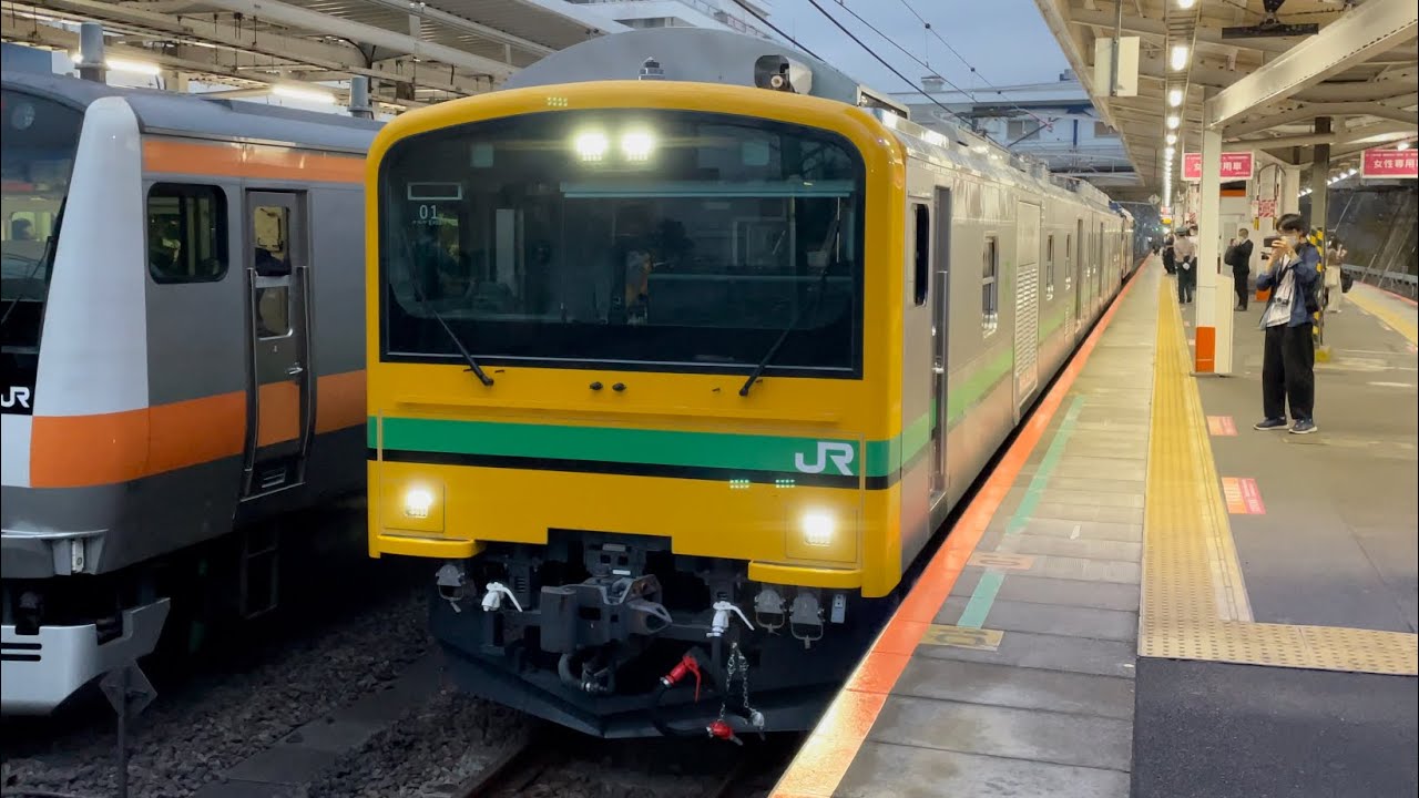 【中央本線内死重訓練返却回送】クモヤE493系オク01編成＋ムド国鉄EF64形0番台37号機（ザンナナ）が警笛を鳴らして豊田駅を発車するシーン（回9937M）2021.5.18 - YouTube