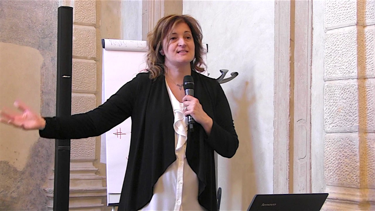 Valutare per valorizzare - Maria Cinque - YouTube