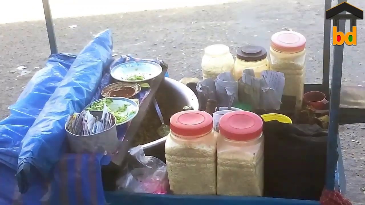 Spicy Mix Chola Boot, Badam, Chanachur, Muri Makha II Street Foods of ...