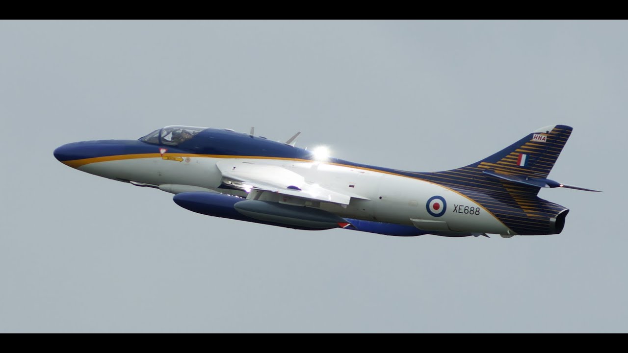 Hawker Hunter Trainer at RAF Leeming during Yorknight 2022 4K - YouTube
