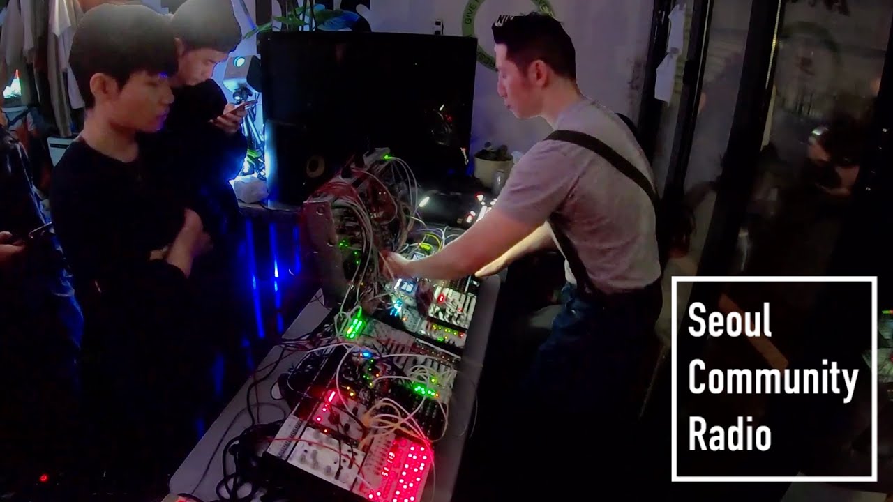OYKNI Modular Synthesizer LIVE Set : Konnect | SCR - YouTube