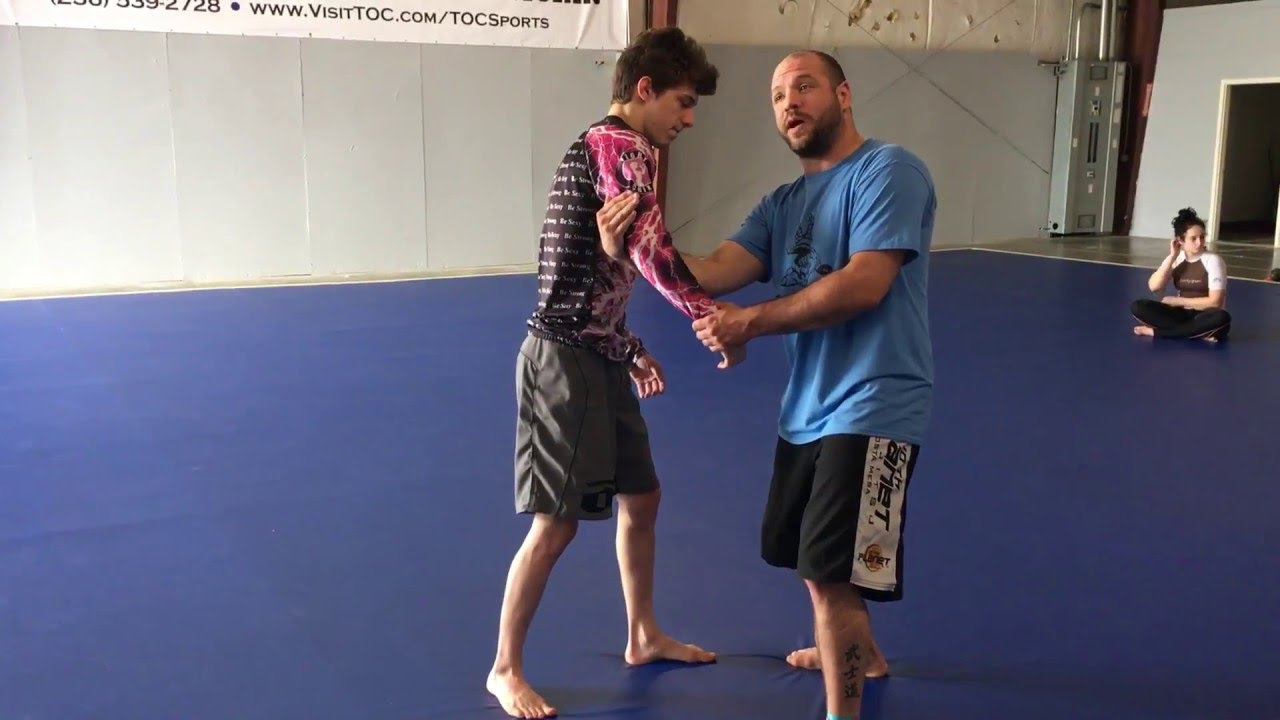 The Arm Drag - 1 Minute Jiu Jitsu Hack - Brandon Mccaghren - YouTube