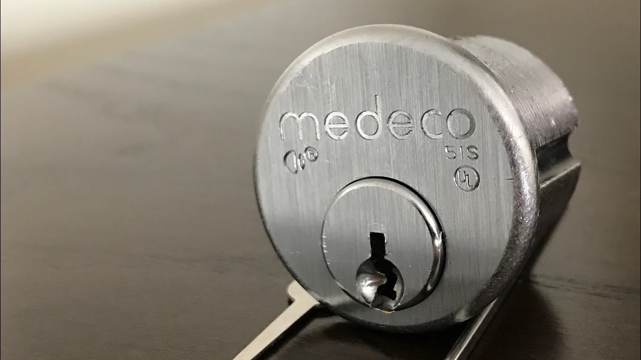 [4] Medeco 51S Biaxial Picked and Gutted - YouTube