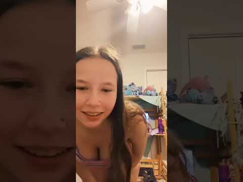 MULHERES NOVINHAS GOSTOSAS DE SHORTINHO DANÇANDO FUNK MOSTRANDO A CALCINHA GOSTOSA