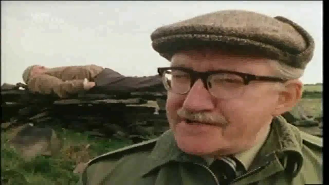 Last Of The Summer Wine S05E05 - Earnshaw Strikes Back - YouTube