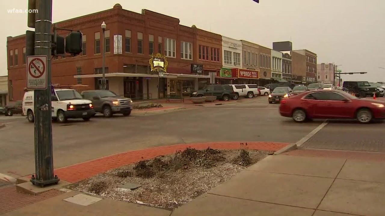 Decatur: Winter weather moves through North Texas - YouTube