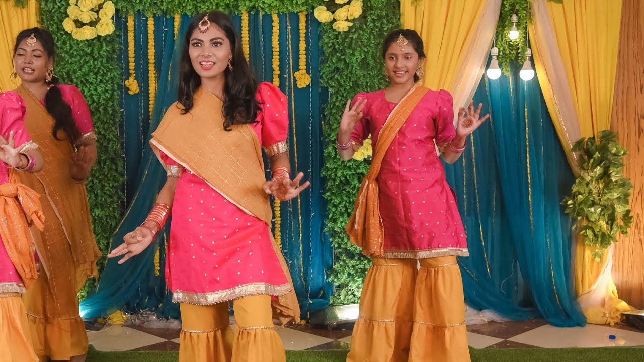 Bangladesher Meye | HOULD DANCE | Dance Performance | ADRITA - YouTube